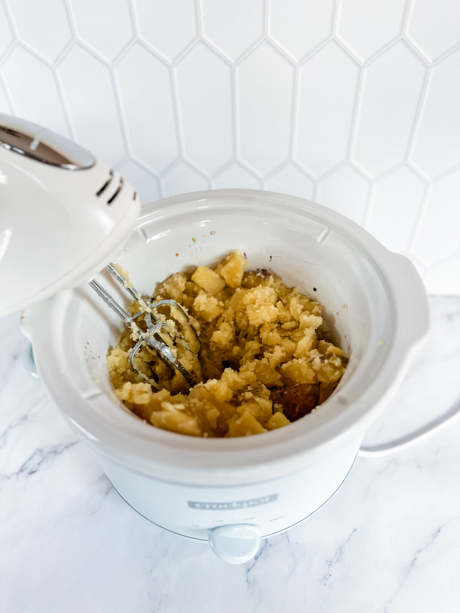 Slow Cooker Garlic Mashed Potatoes (Absolutely Perfect!)