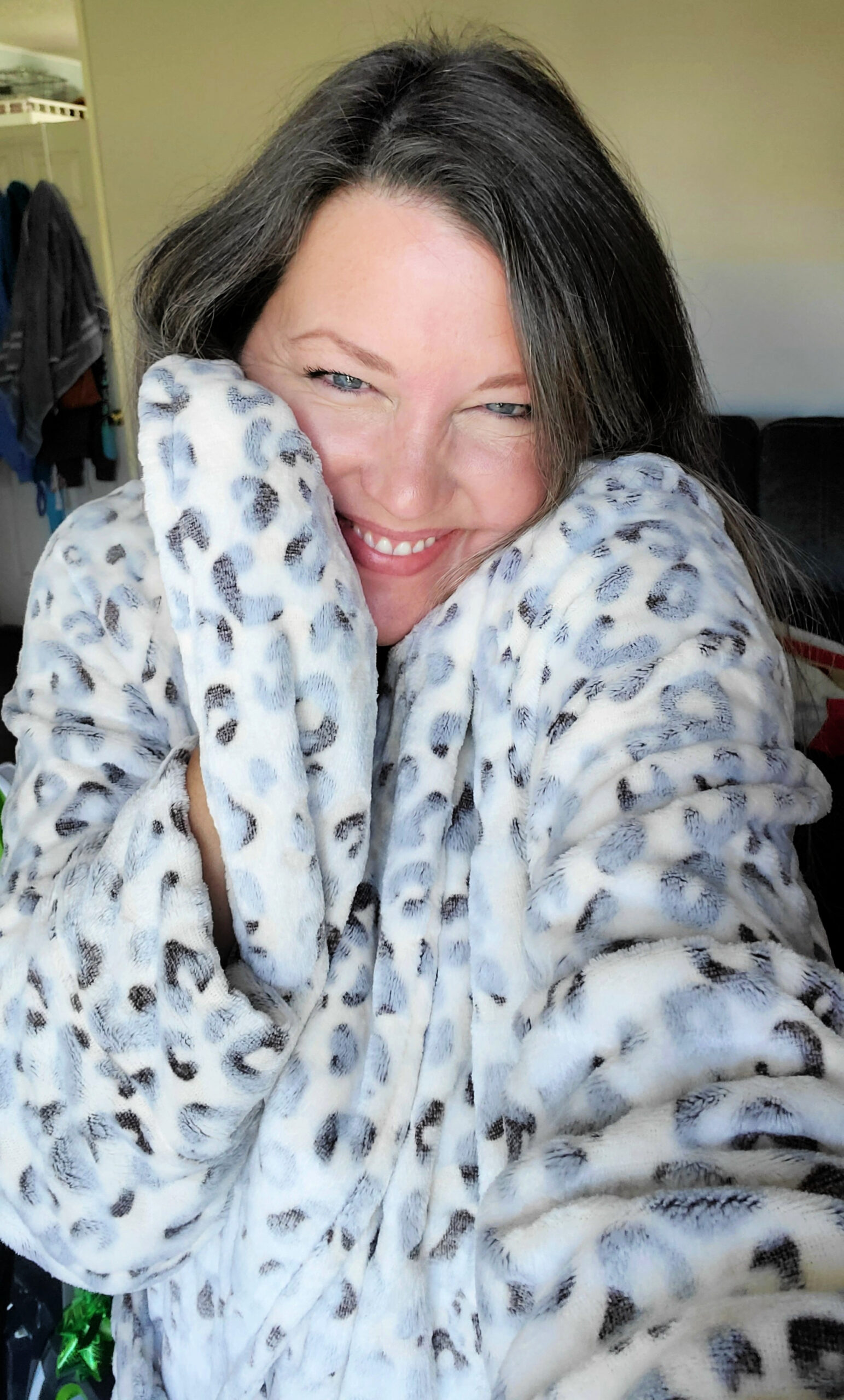 JCPenney Throw Blankets - SUPER Cozy + Practical Gift Ideas!