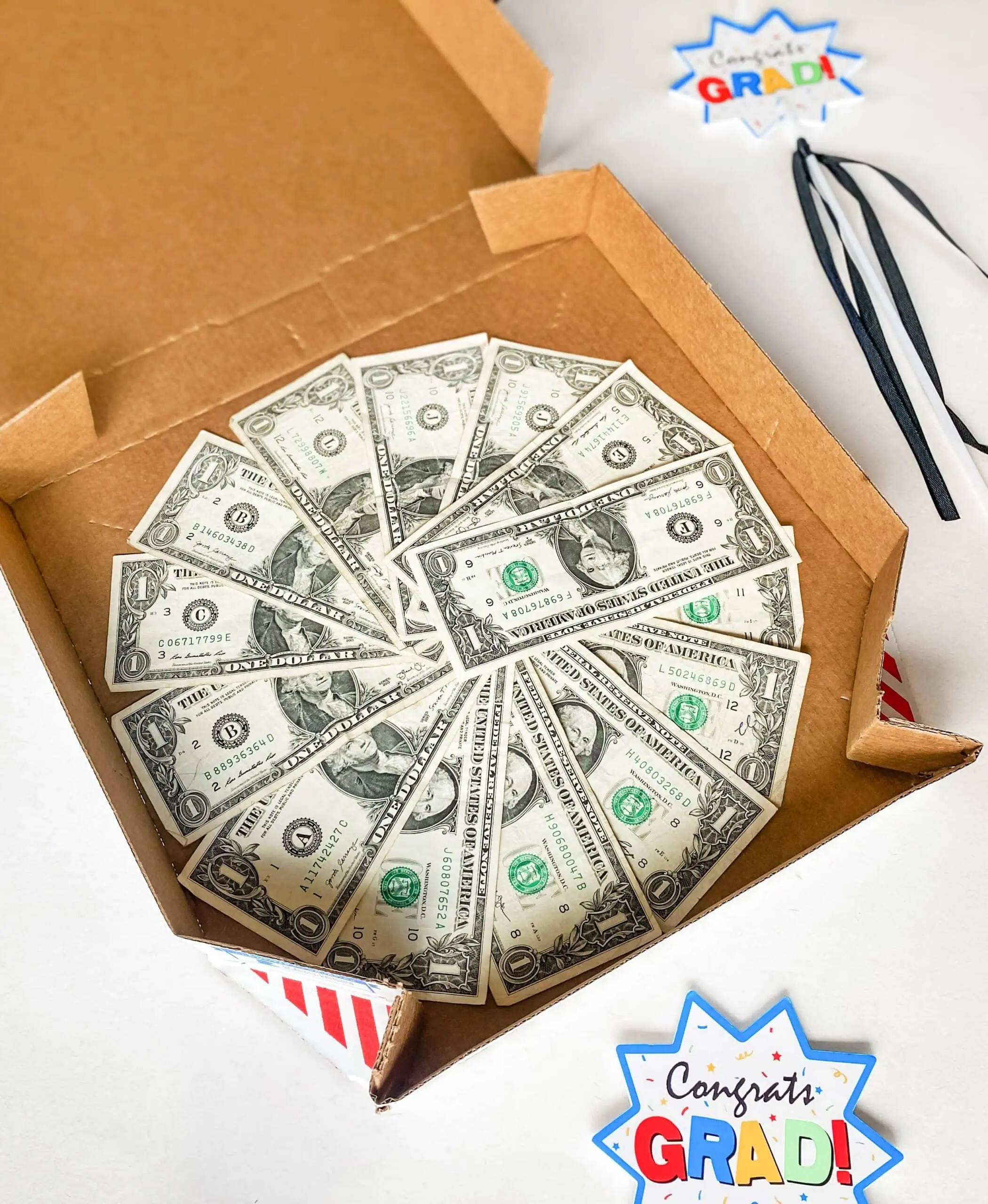 This Pizza Box Money Gift is the PERFECT Graduation Gift!