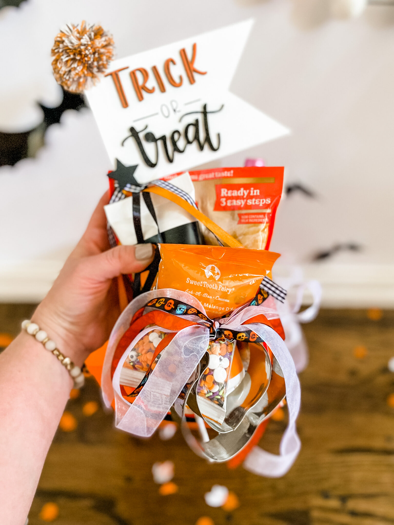 How To Make a Boo Basket (This is SUCH a Fun Idea!)