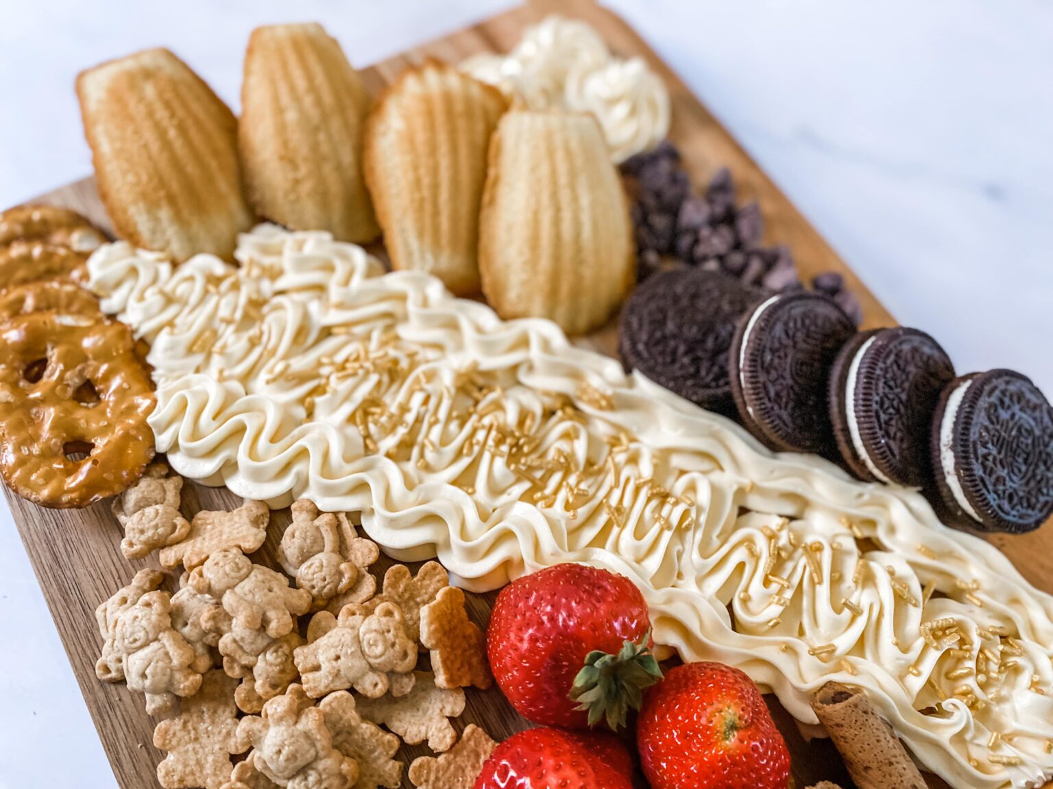 Buttercream Boards are SO fun - Find out how to make one!