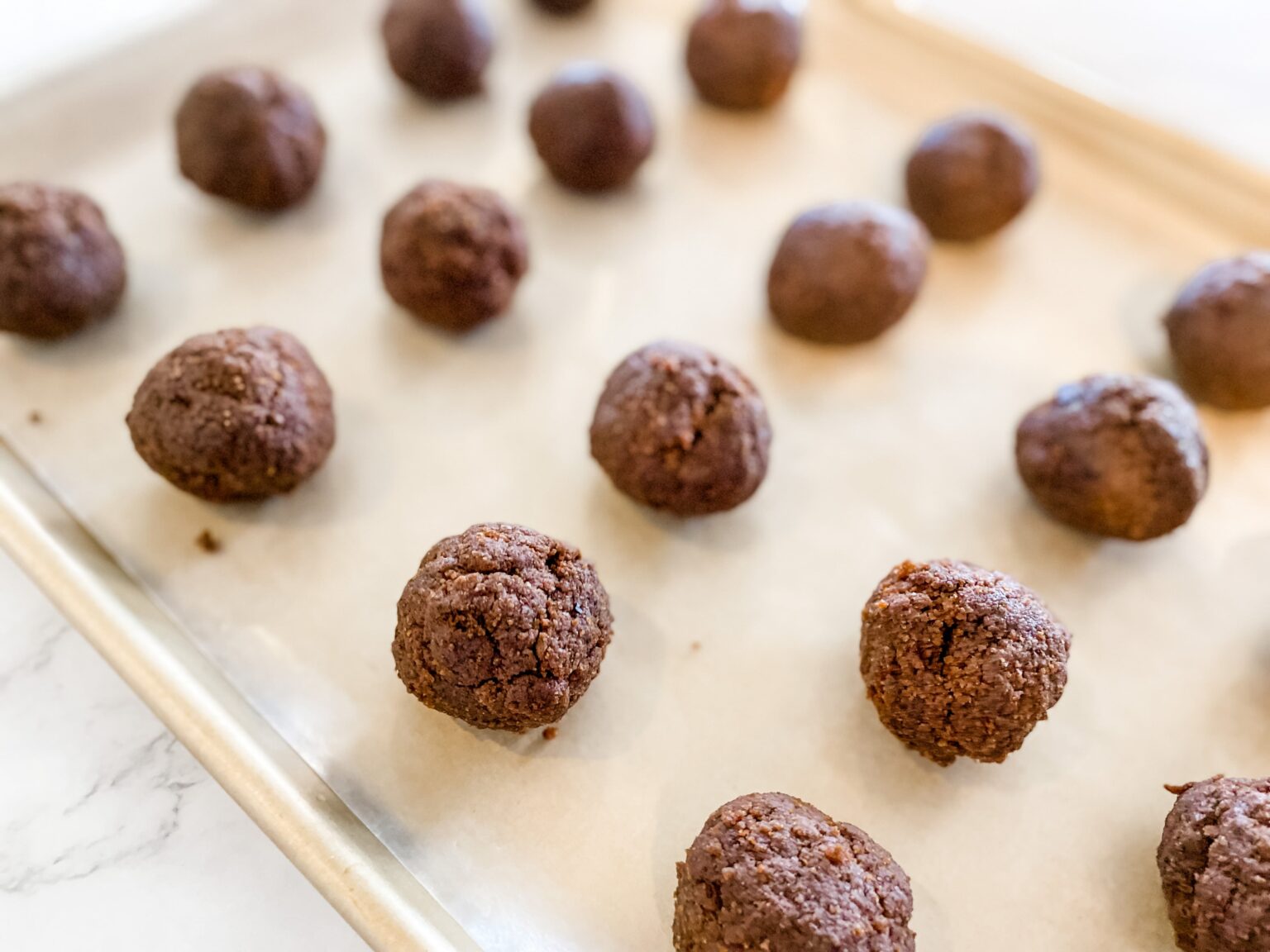 These Thanksgiving Cake Pops are SO FUN and Easy to Make!