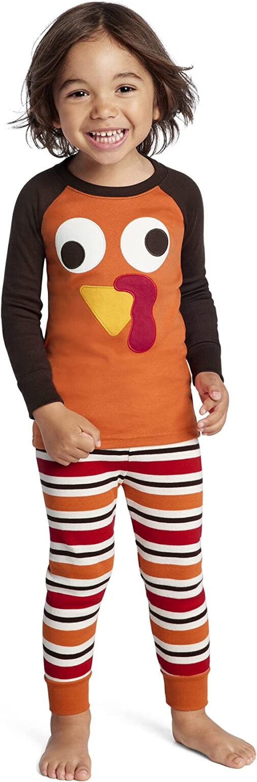 Fun Family Thanksgiving Outfits (Would You Wear Any of These?)