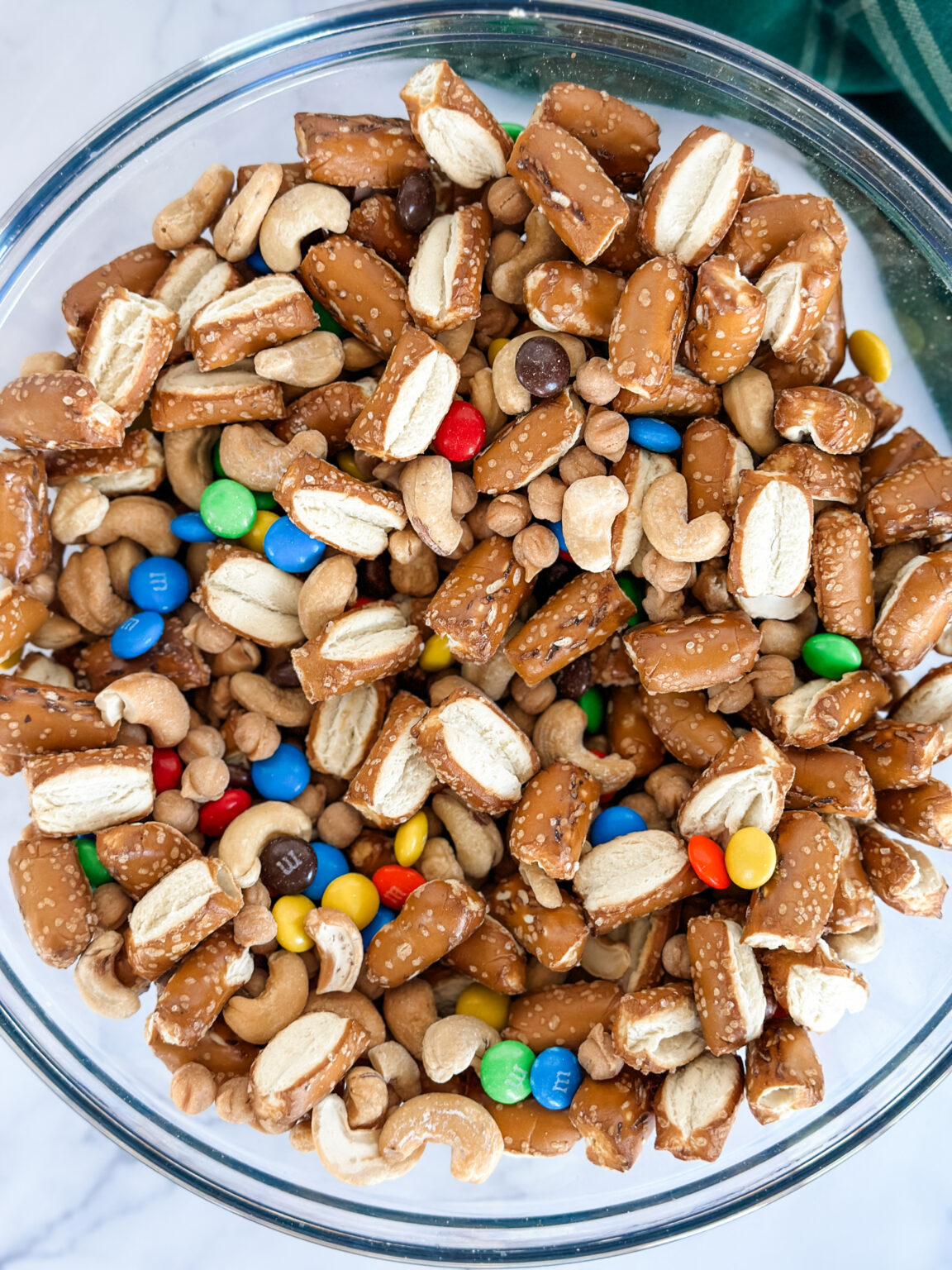 White Chocolate Snack Mix - The PERFECT Christmas Recipe!