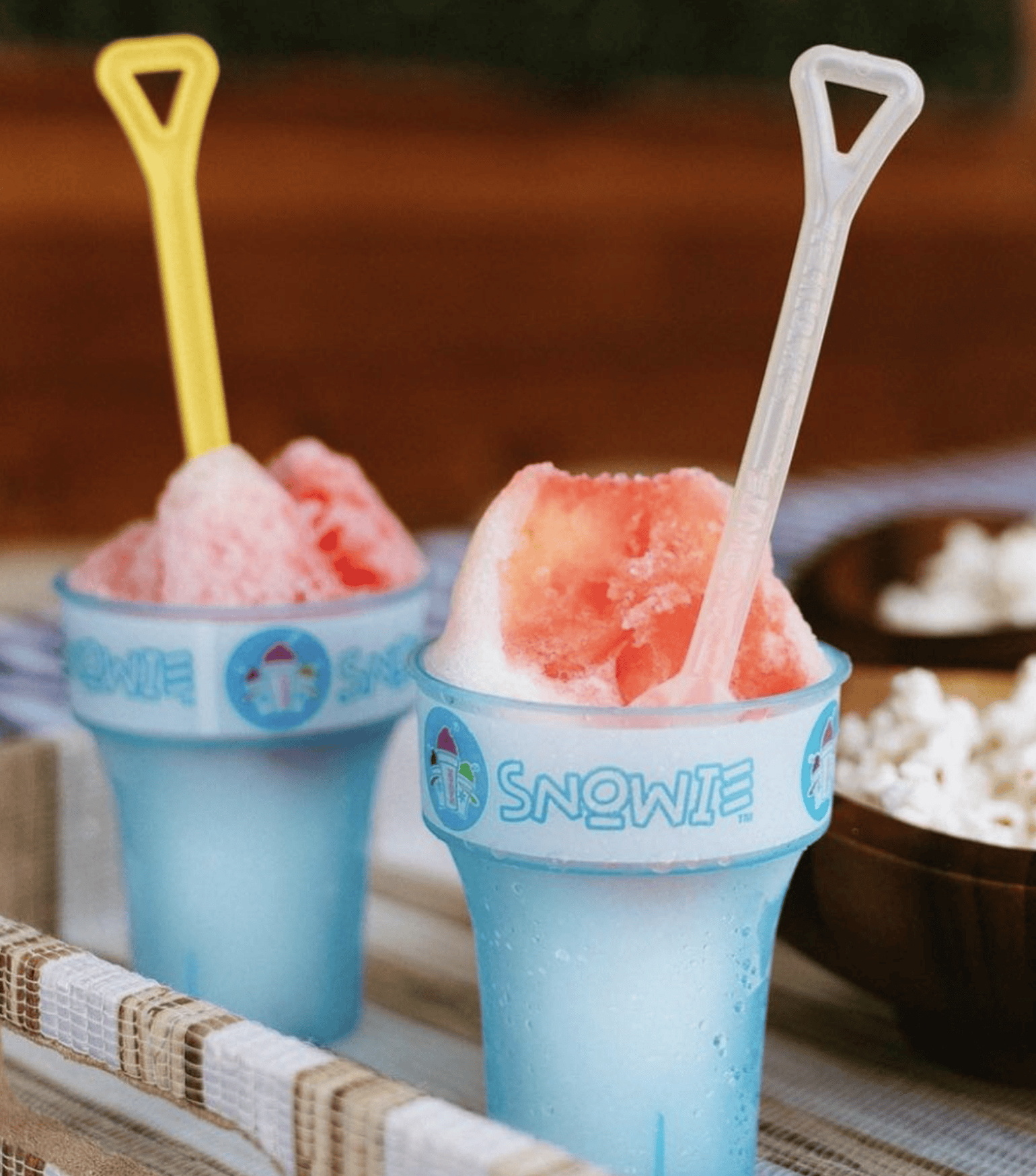 Little Snowie MAX Shaved Ice Machine + Cups, Snow Shovels & Flavors ...