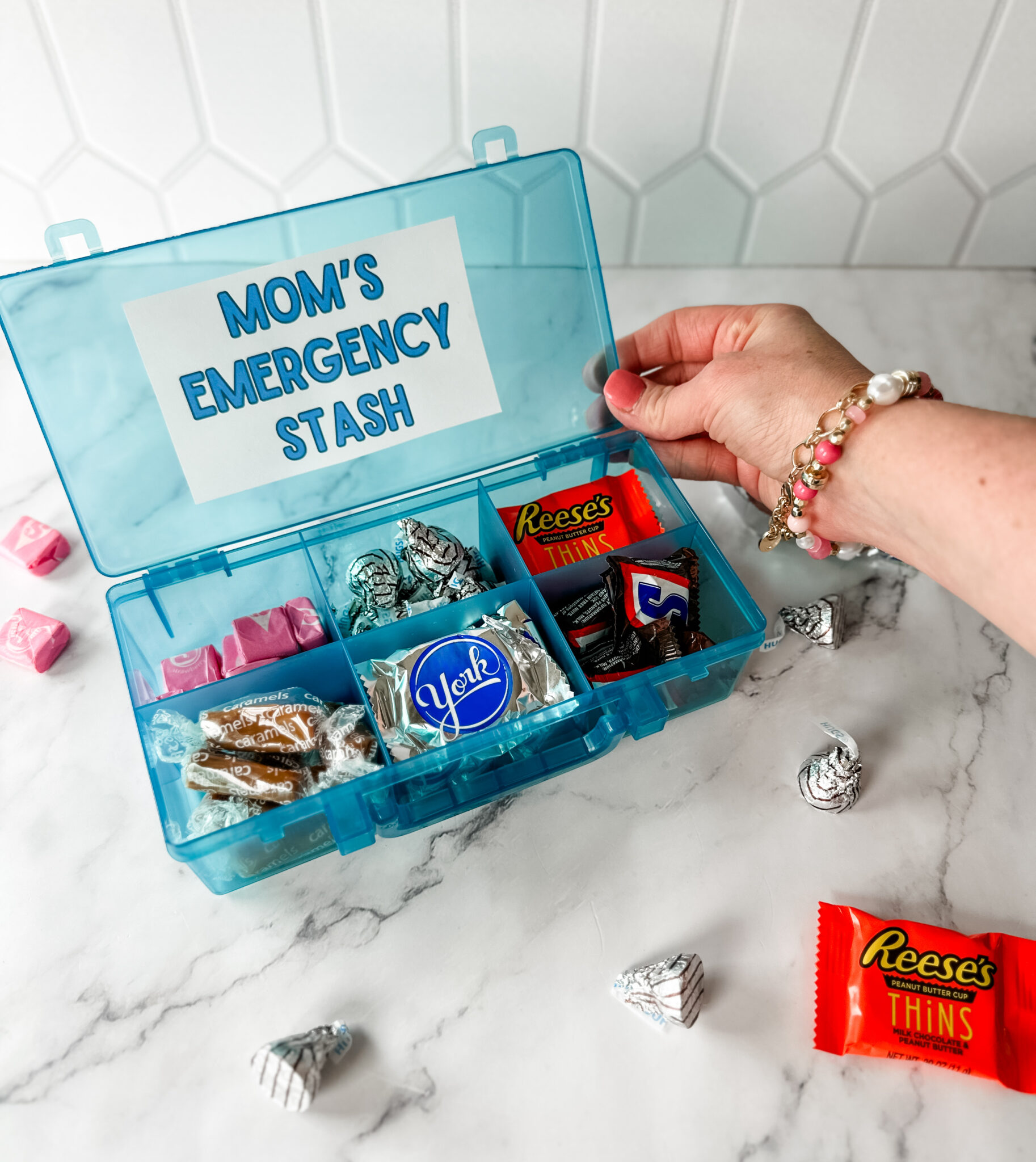 Mom's Emergency Candy Stash - an EASY DIY for Mother's Day!