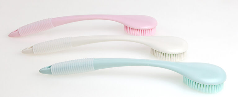 2-Pack Back Scrubbers with Long Handles UNDER $9.60 Shipped!