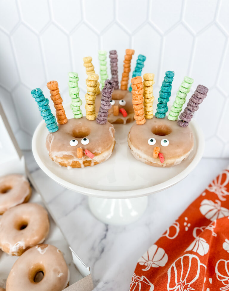 How Adorable Are These Thanksgiving Turkey Donuts?!