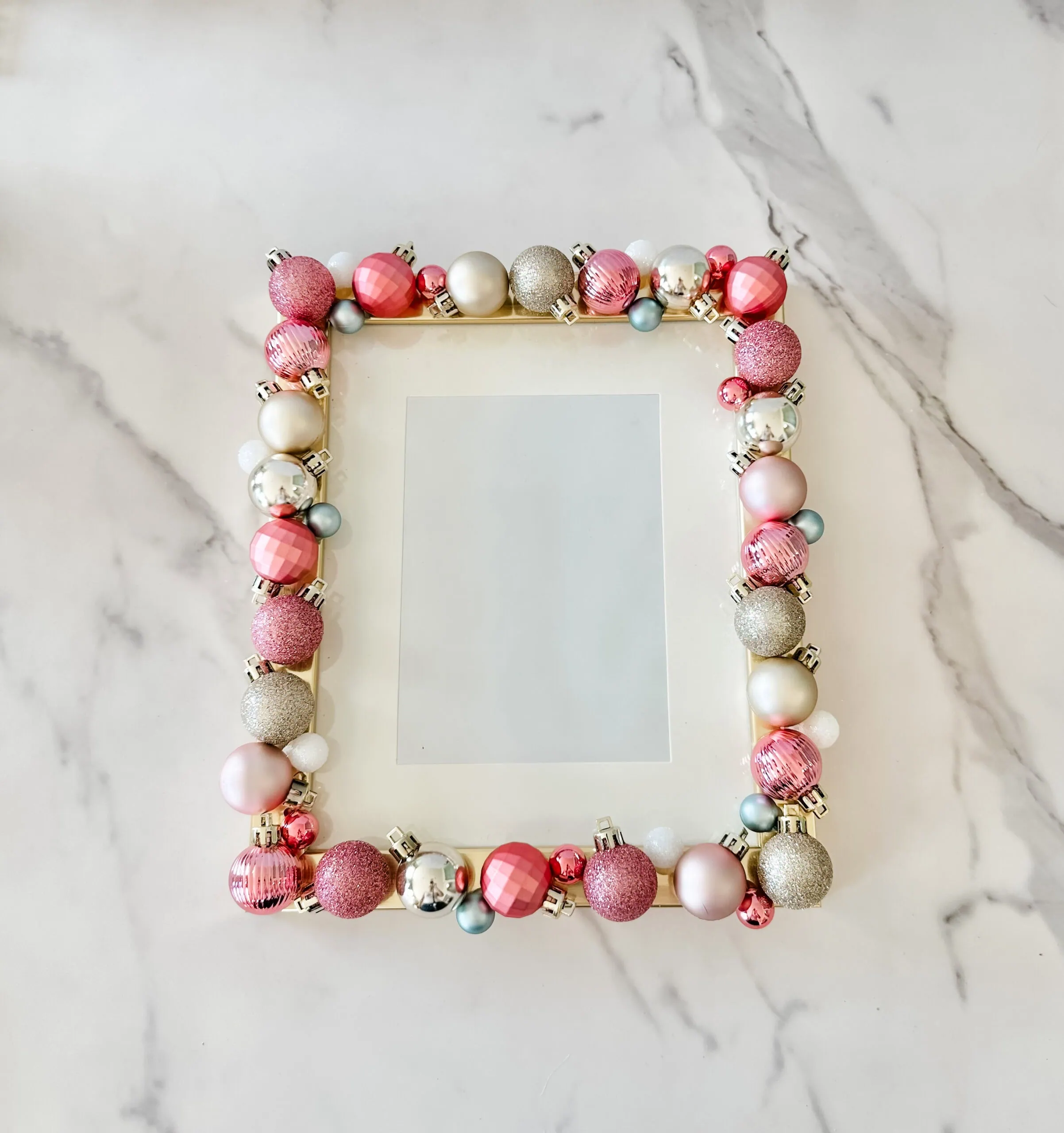 DIY Christmas Ornament Frame - Such a Fun, Handmade Gift!
