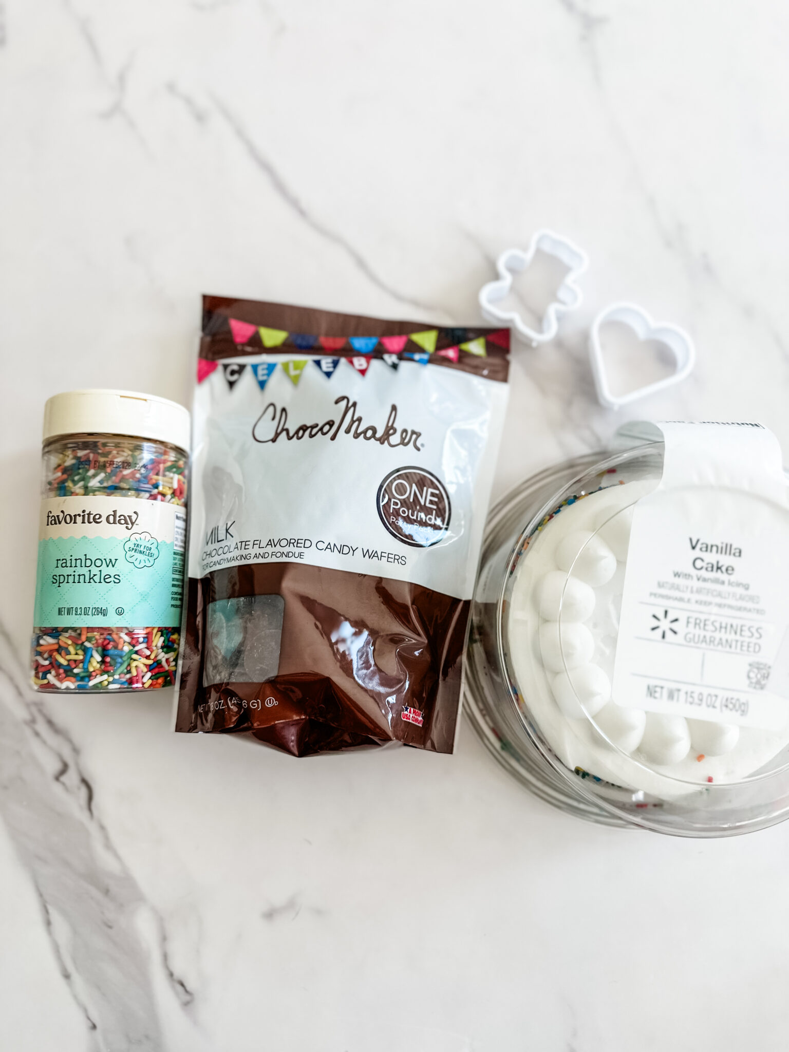 Customize Store-Bought Cakes with this Easy Sprinkles Hack!