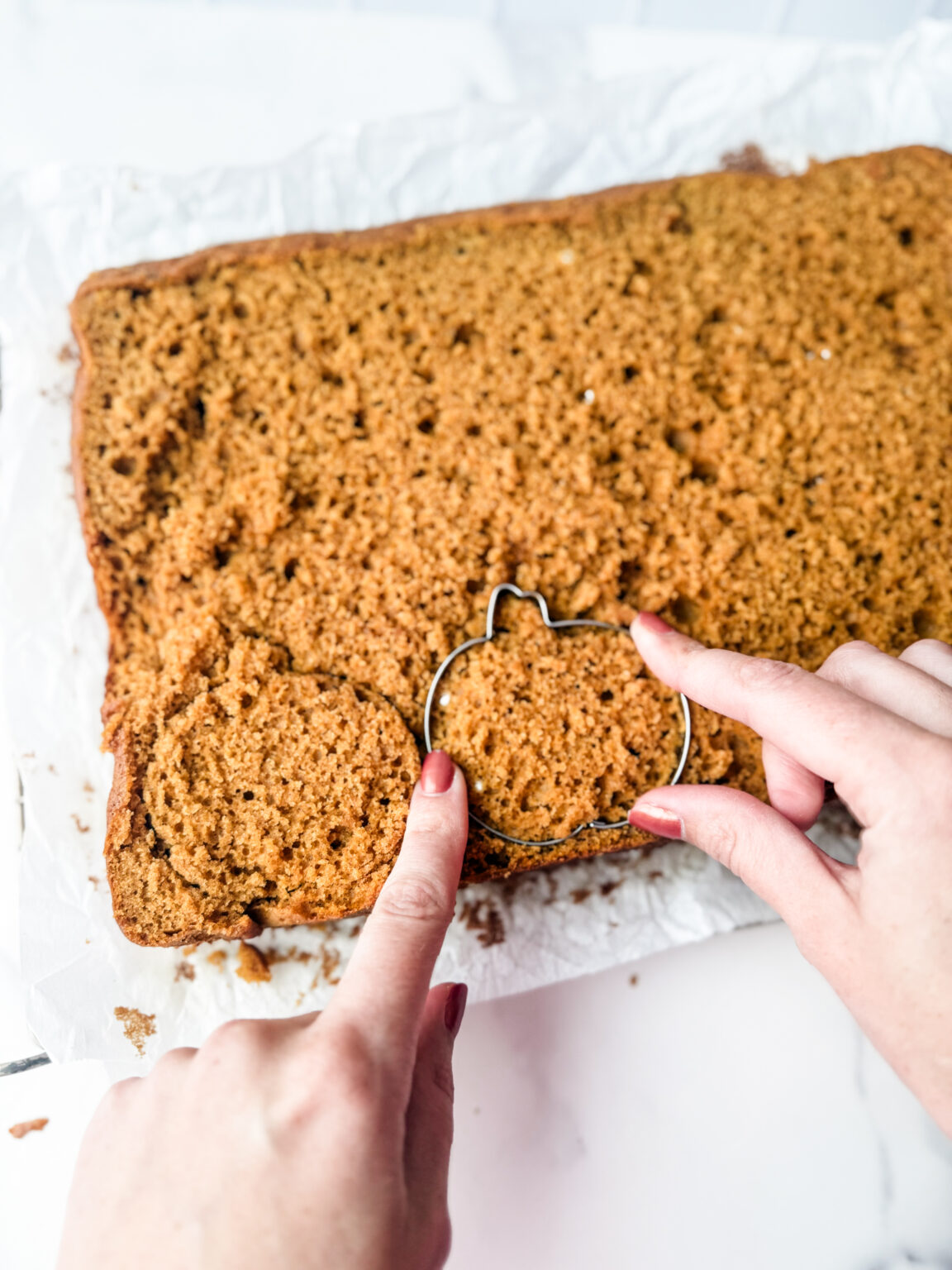 Peek-A-Boo Pumpkin Pound Cake is So Sweet!
