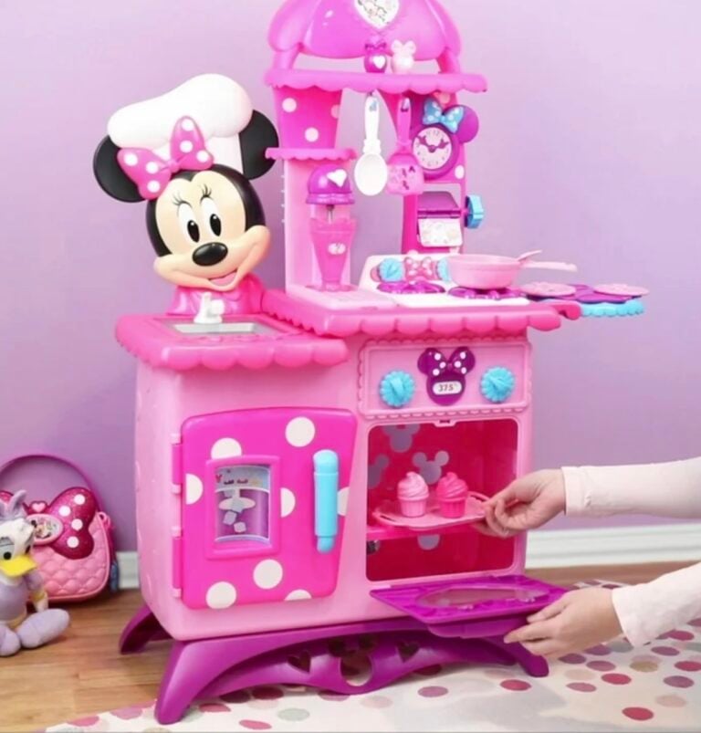 Disney Minnie Mouse Play Kitchen Set JUST $50 (Reg $70)