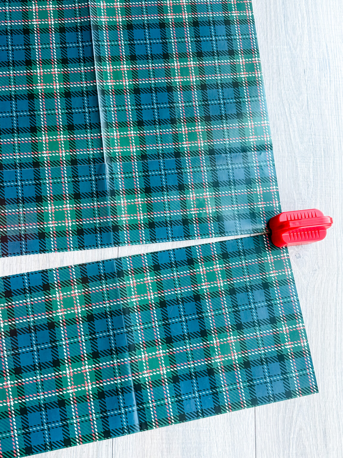 Christmas Wrapping Paper Cutter Tool - Our Review!