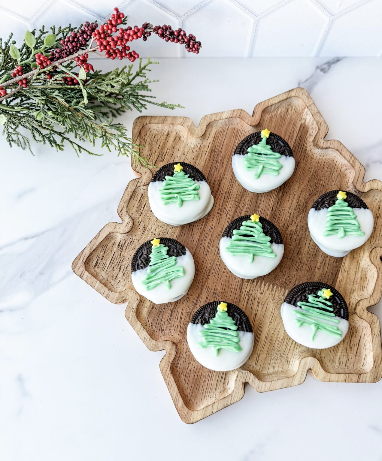 Christmas Tree Oreos (So Festive and ZERO Baking Required!)