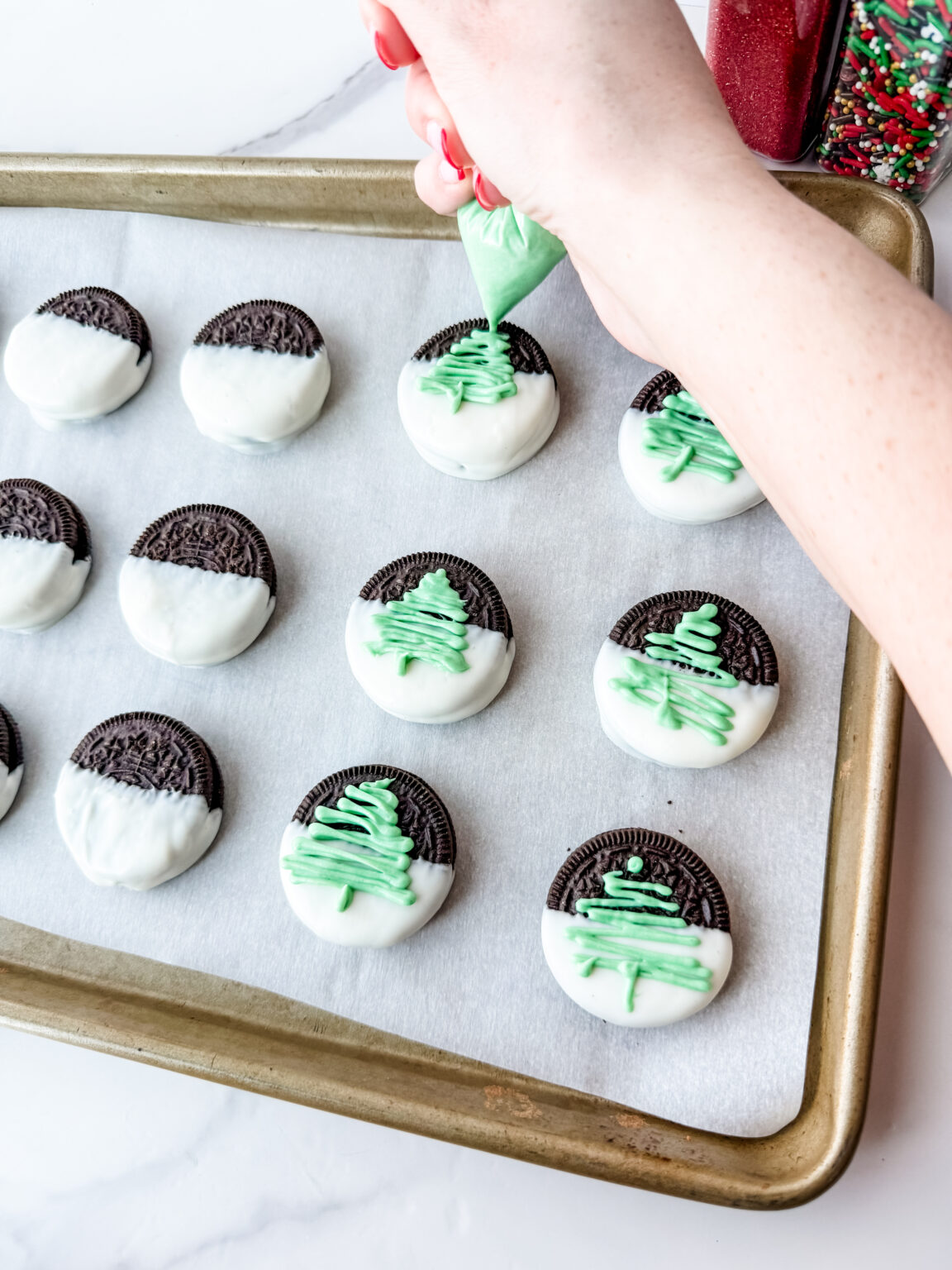 Christmas Tree Oreos (So Festive and ZERO Baking Required!)